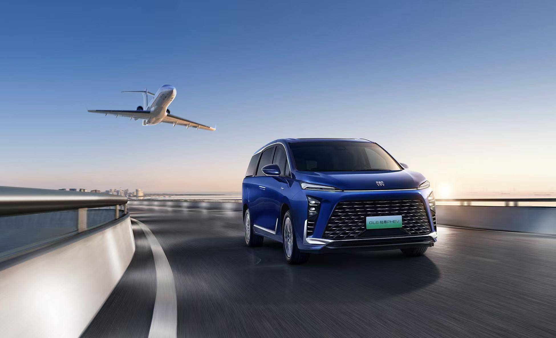 高端豪华MPV GL8陆尊PHEV发新价，打响2025高端MPV大战_选车网|公众的选车平台