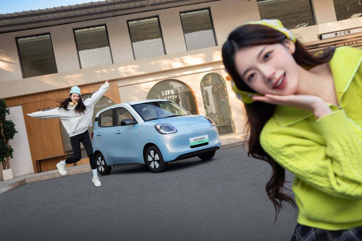 宏光MINIEV四门版即将震撼上市，预售成绩斐然，上市派对亮点纷呈_选车网|公众的选车平台