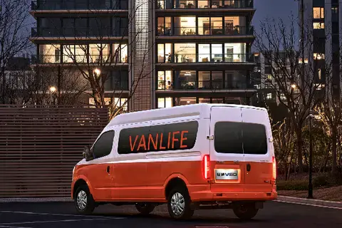 上汽大通MAXUS新途V80 9AT震撼上市，引领轻客新时代_选车网|公众的选车平台