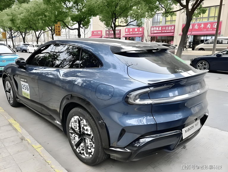 小米YU7曝光：大块头中大型SUV，炫酷外观搭配强劲动力，2025年能否成黑马？_选车网|公众的选车平台