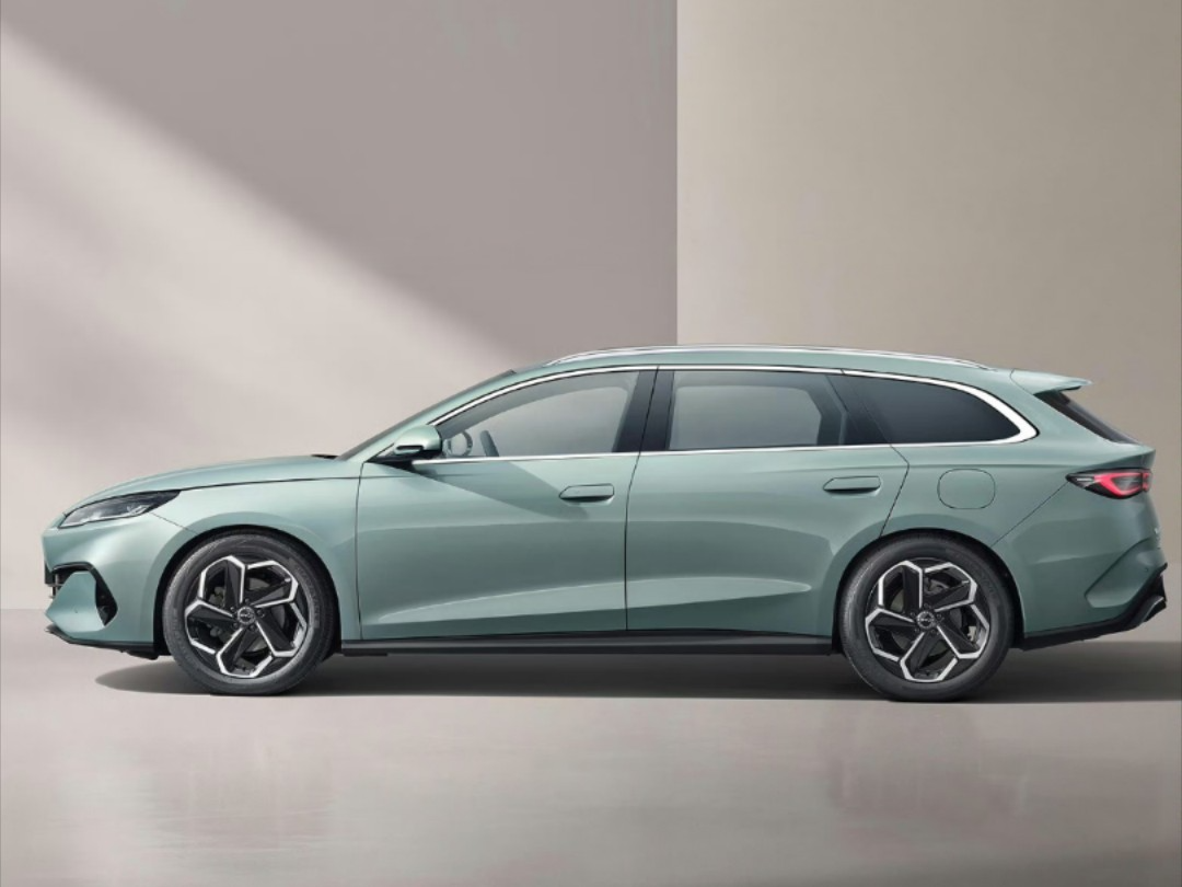 比亚迪首款旅行车海豹06DM-i旅行版亮相工信部_选车网|公众的选车平台