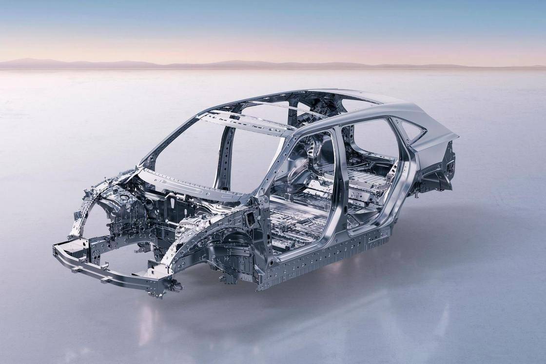 新驾趣纯电SUV广汽本田 P7，19.99万元起售上市_选车网|公众的选车平台