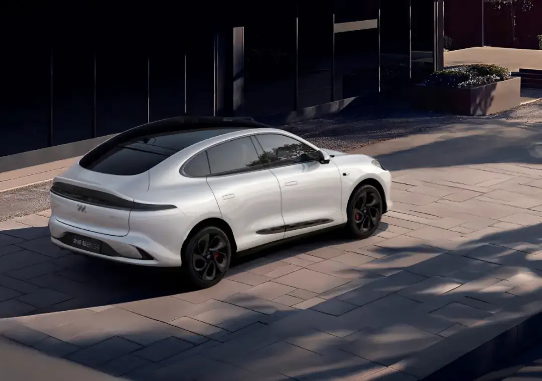 彻底抛弃现有外观！智己全新LS9曝光，定位最高端，但对手不好惹_选车网|公众的选车平台