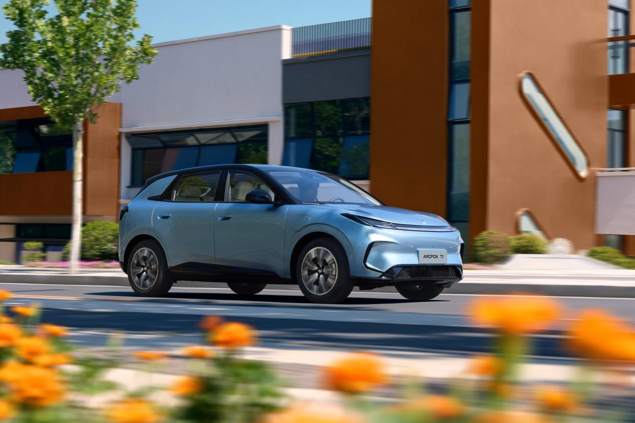 极狐T1开启预售：6.88万起，A0级纯电市场迎来“大空间玩家”！_选车网|公众的选车平台