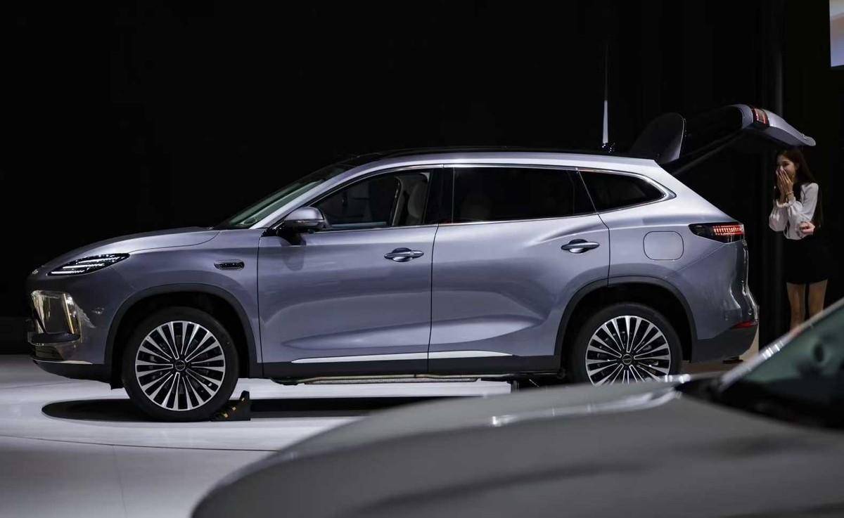 黑马星途ET5：一场关于科技平权的豪赌和它引爆的中型SUV新战争_选车网|公众的选车平台