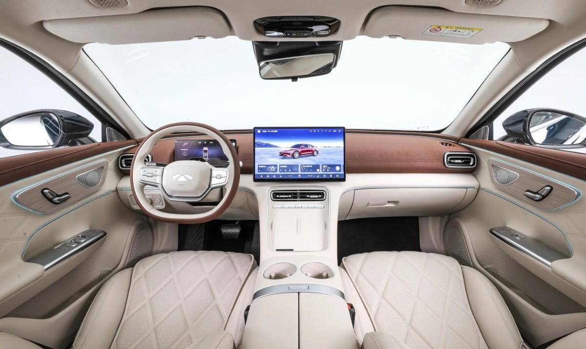 8月卖出10243辆新车，奇瑞风云A9L这算是成功了？_选车网|公众的选车平台