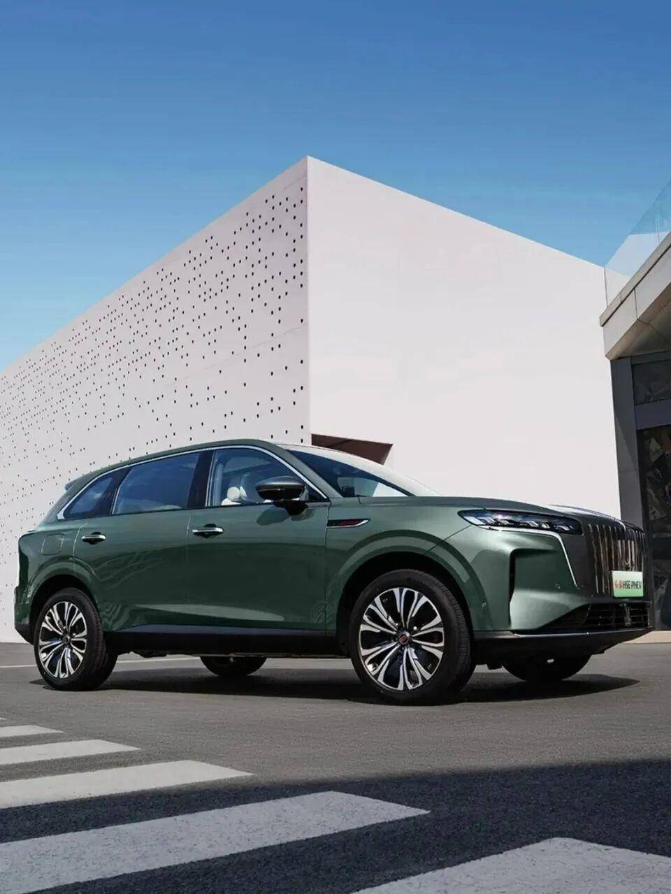 豪华大五座SUV首选！续航超1500km，红旗HS6 PHEV开启盲订_选车网|公众的选车平台